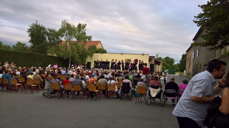 Accueil d’un groupe du festival de Gannat | Mairie de Chambaron Sur Morge Puy de Dôme