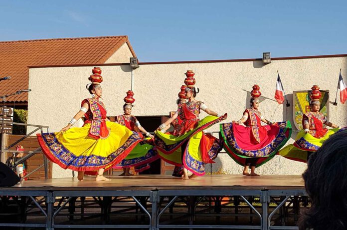Accueil d’un groupe du festival de Gannat 2022 | Mairie de Chambaron Sur Morge Puy de Dôme